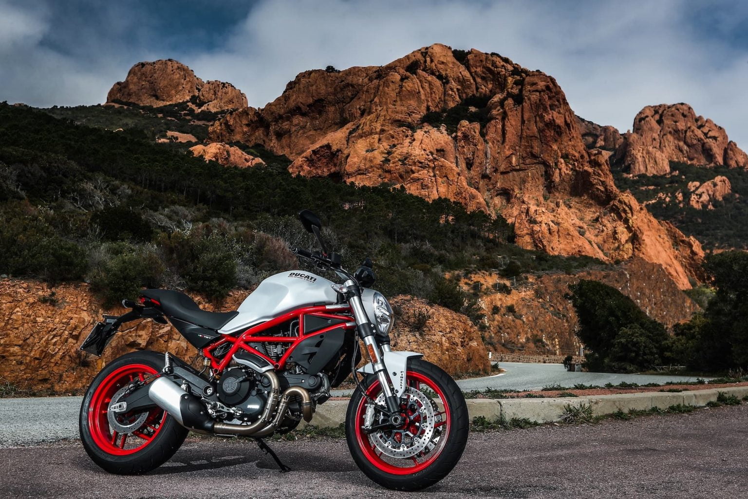 Ducati Monster 797 (2017-2020, including Plus) Maintenance